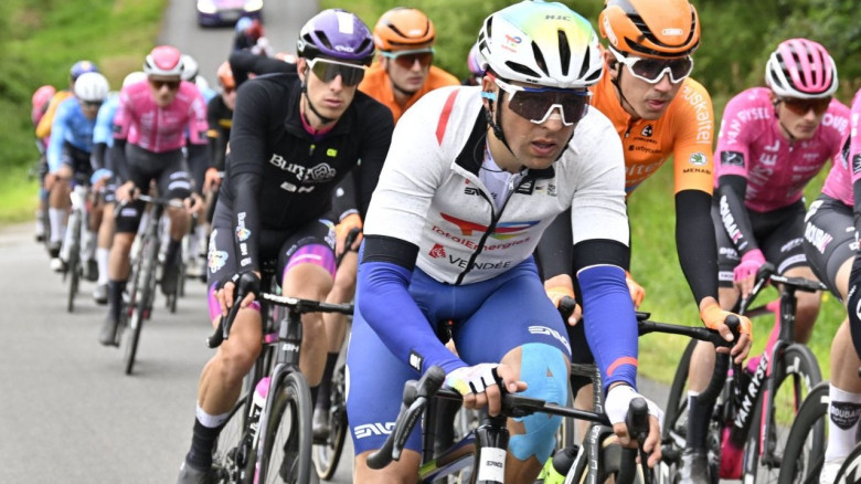 Cyclisme. Route - Après 17 ans sur les routes, Julien Simon rejoint le ...